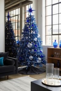Blue Christmas Décor: 13 Brilliant Ideas For Cozy Style